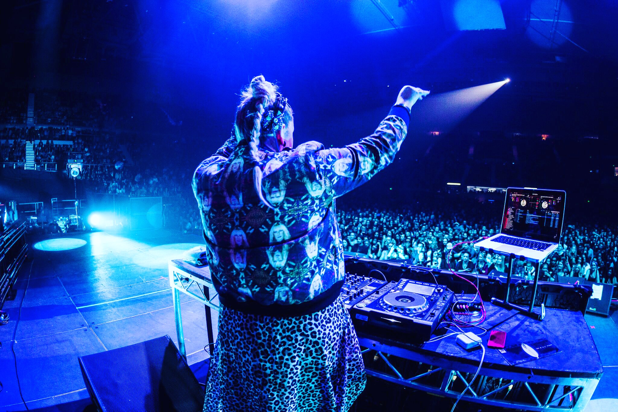 MUMS THAT RAVE – THE EMPIRE ! – MUMS THAT RAVE